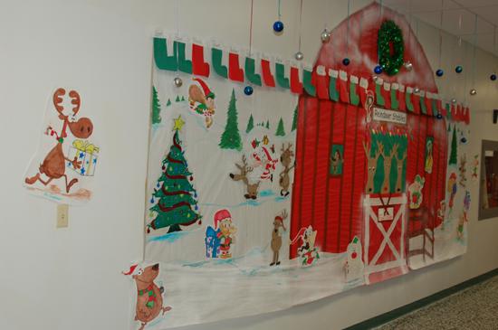 Reindeer Stables - Christmas Bulletin Board Idea – SupplyMe